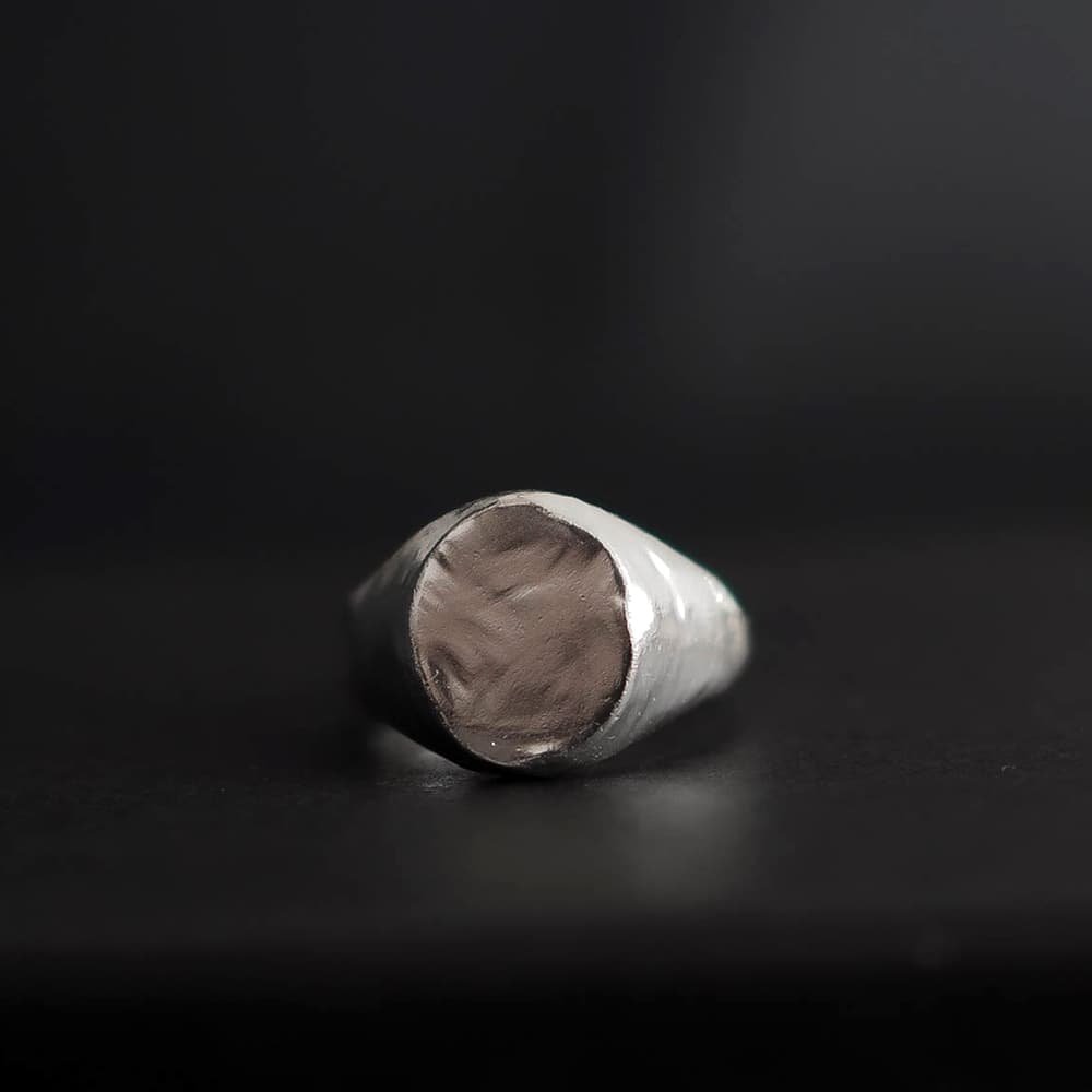 Кольцо Oval Signet Ring Melt — The Vale of Tears | HANDMADE